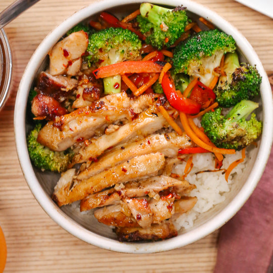 T.) Honey Sriracha Chicken – Genesis Health Meals
